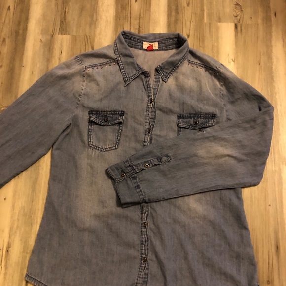 lei | Tops | Lei Light Denim Shirt | Poshmark